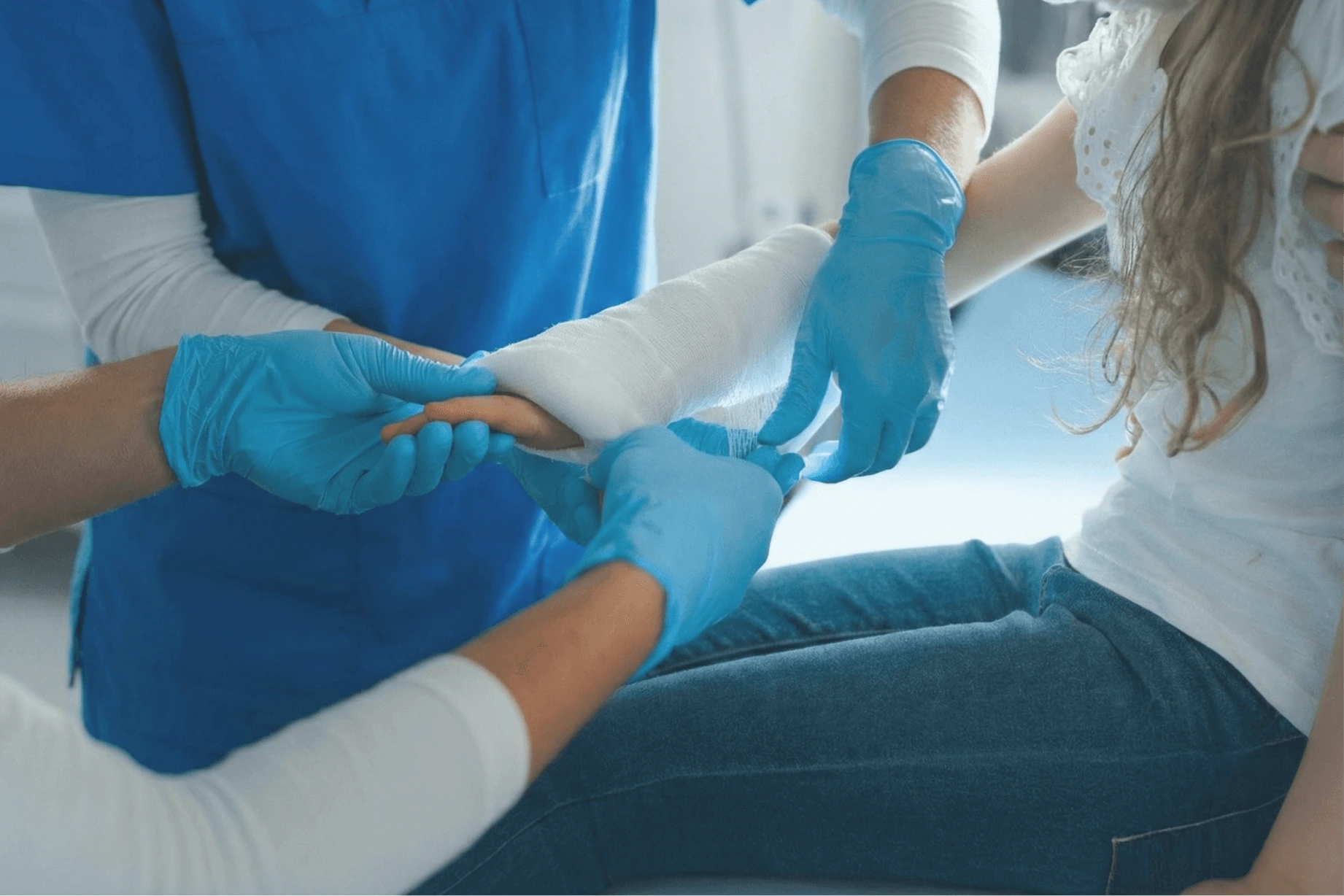 Sprain vs. Broken Arm: Symptoms & Emergency Treatment Guide | Ally Medical